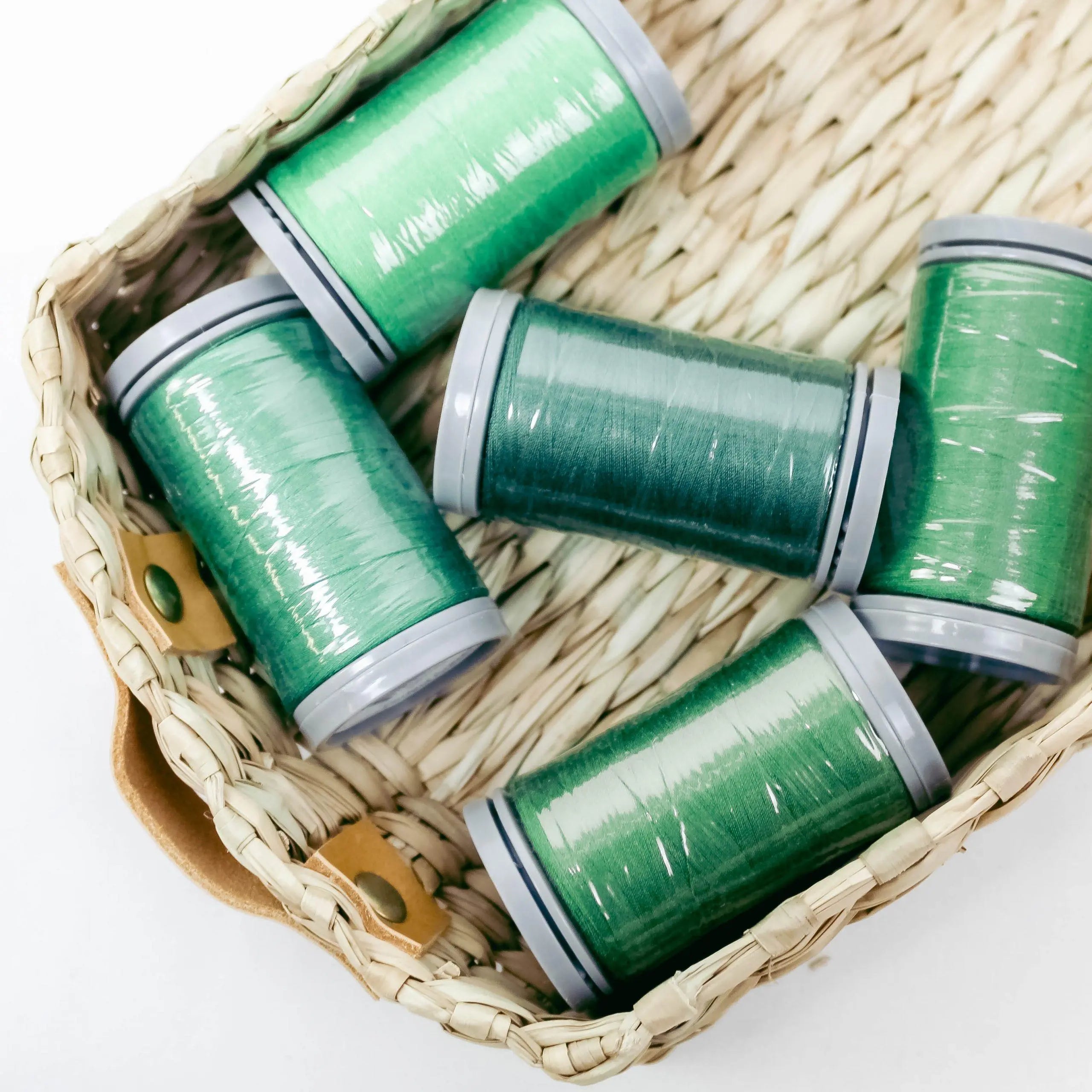 Quilters Select Thread - Tube of 5 colors 400M - SPROUT CELTIC GREEN