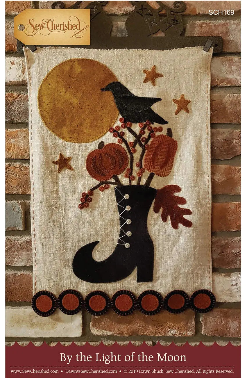 By The Light of The Moon - Linda's Electric Quilters