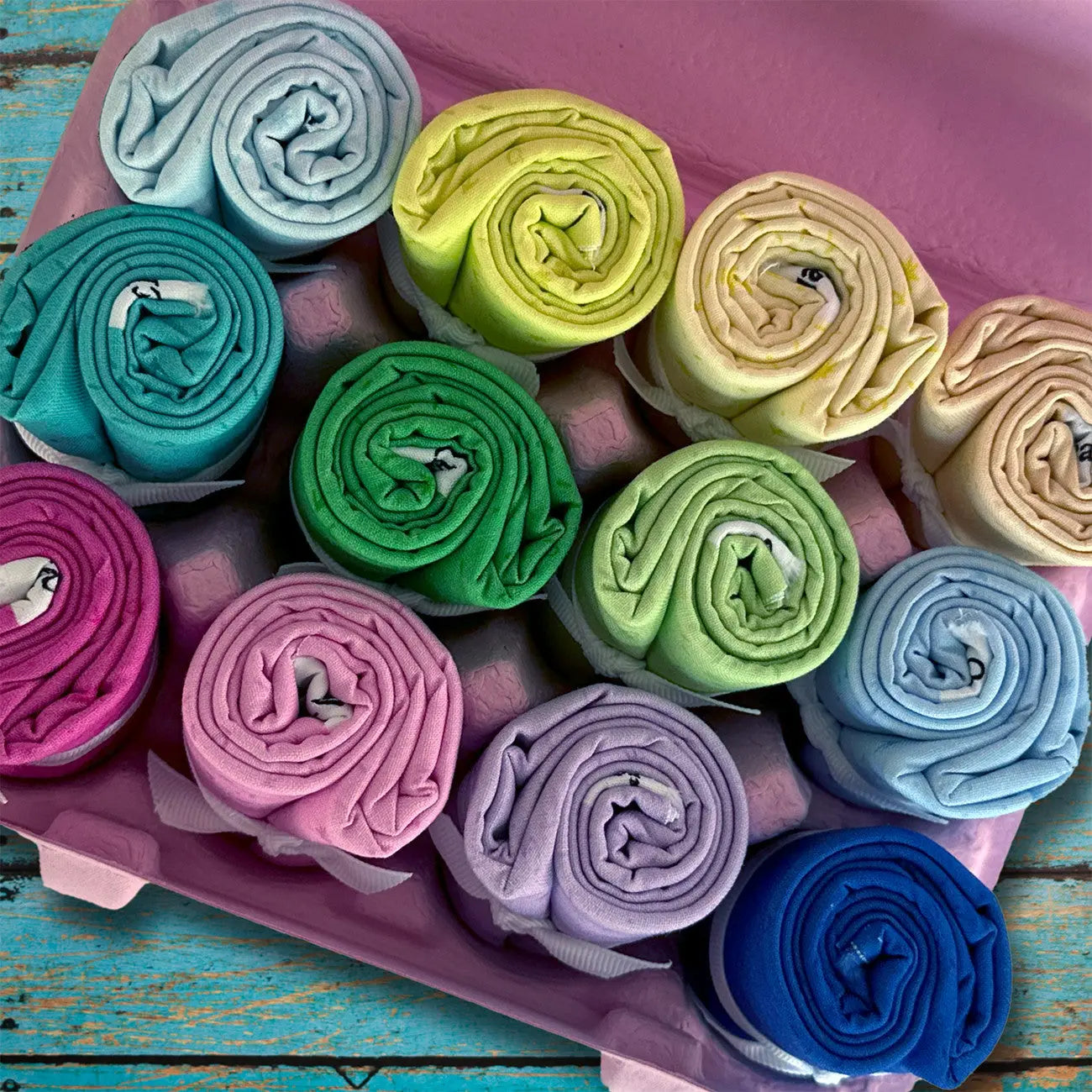 Chicken Scratch Spring Egg Carton With 12 Fat Quarters, free pattern